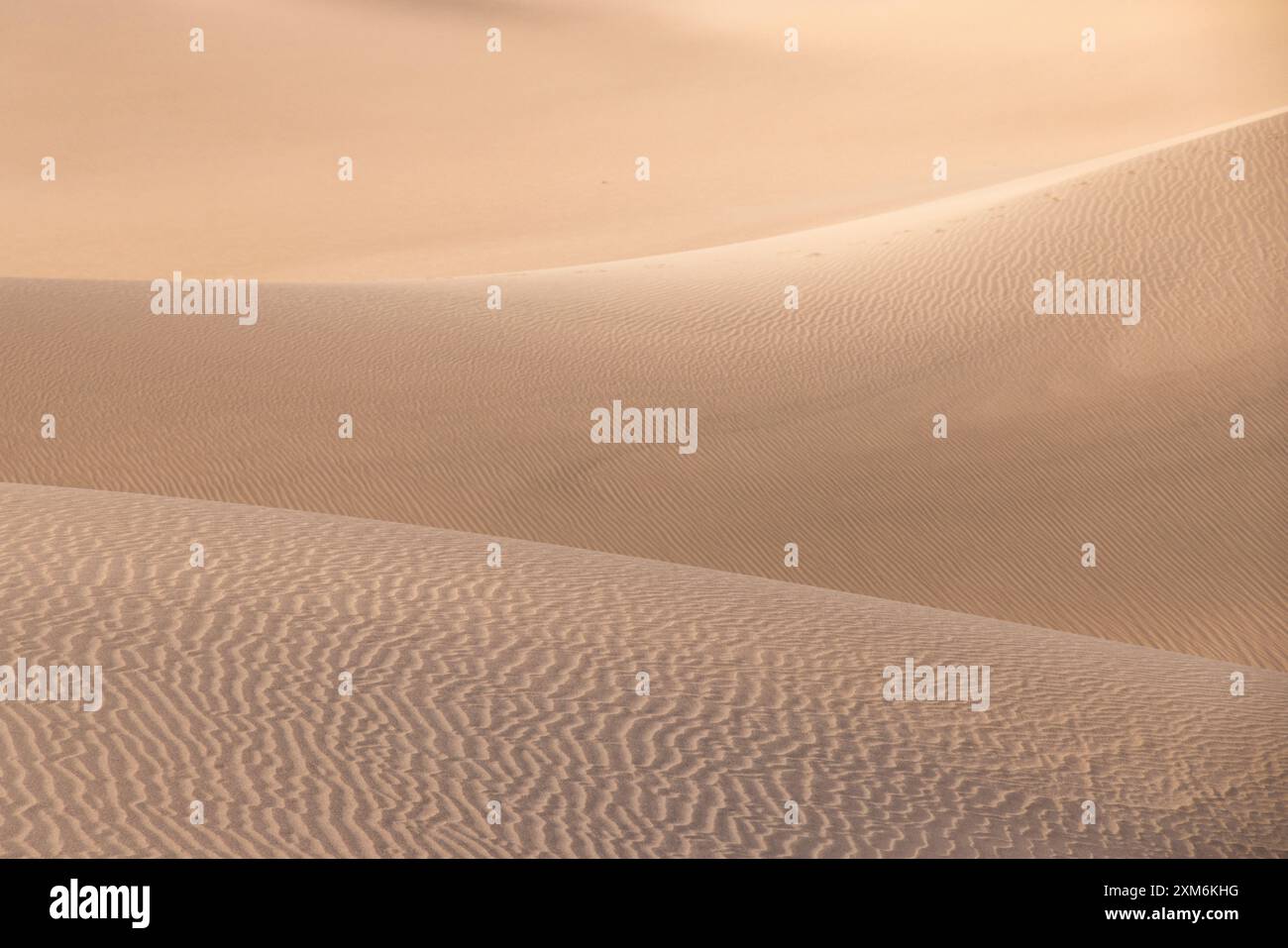 Line Patterns in the sand at Mesquite Sand Dunes Stock Photo - Alamy