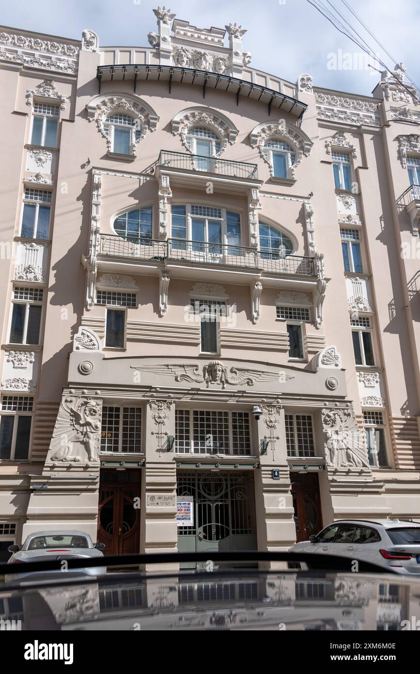 Art Nouveau buildings in Alberta iela in Riga, buildings on this street ...