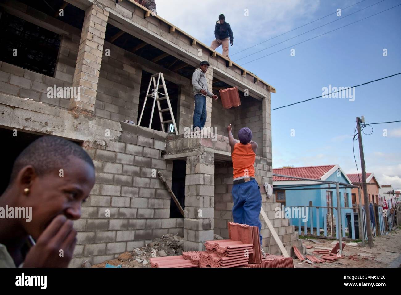 Construction workers in action hi-res stock photography and images - Alamy