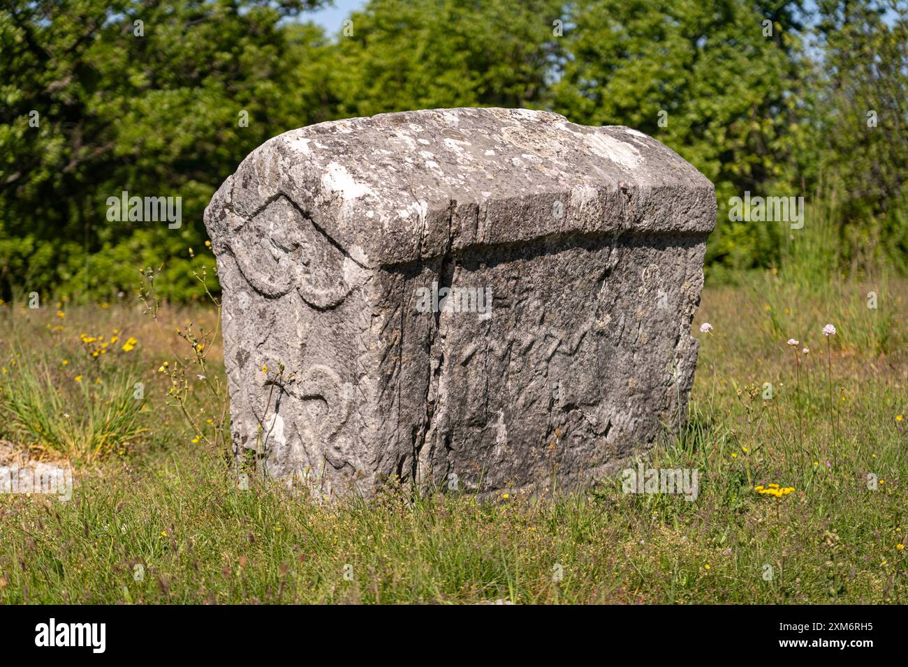 Medieval gravestones hi-res stock photography and images - Alamy