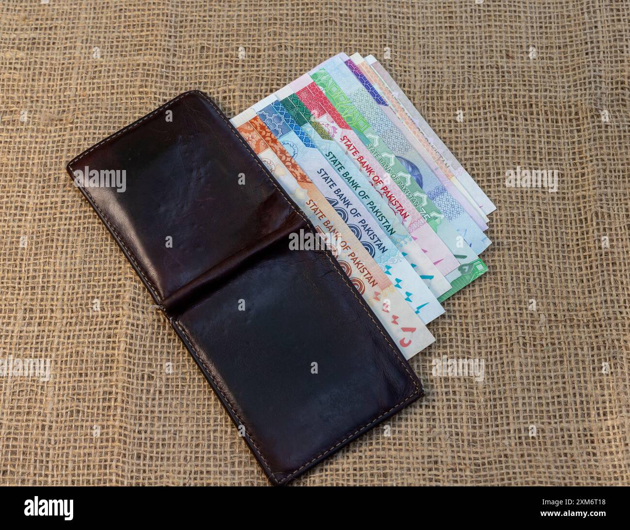 Pakistan rupees banknotes on hi-res stock photography and images - Alamy