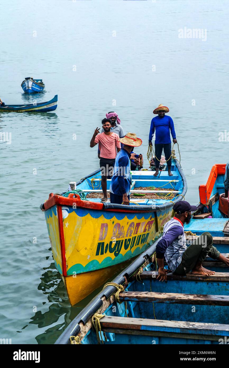 Tanur Fishing Harbor in Tanur Nagaram, the largest Harbor in Malappuram ...