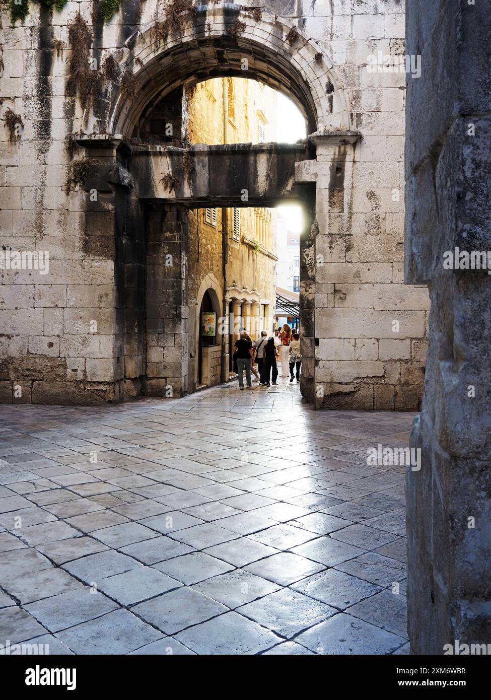 Heritage stone city gate hi-res stock photography and images - Alamy
