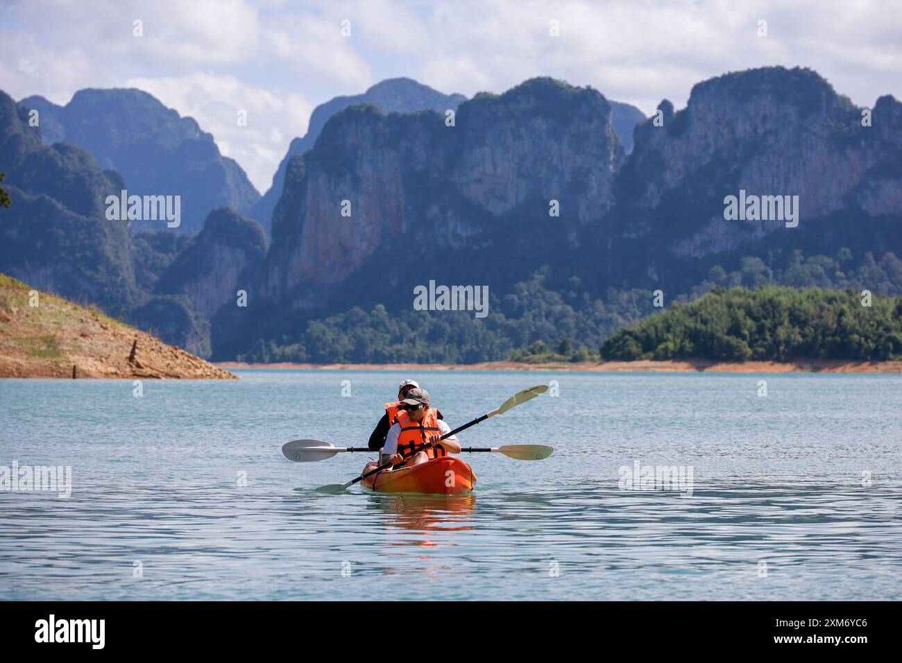 Riding in green kayak lake hi-res stock photography and images - Alamy