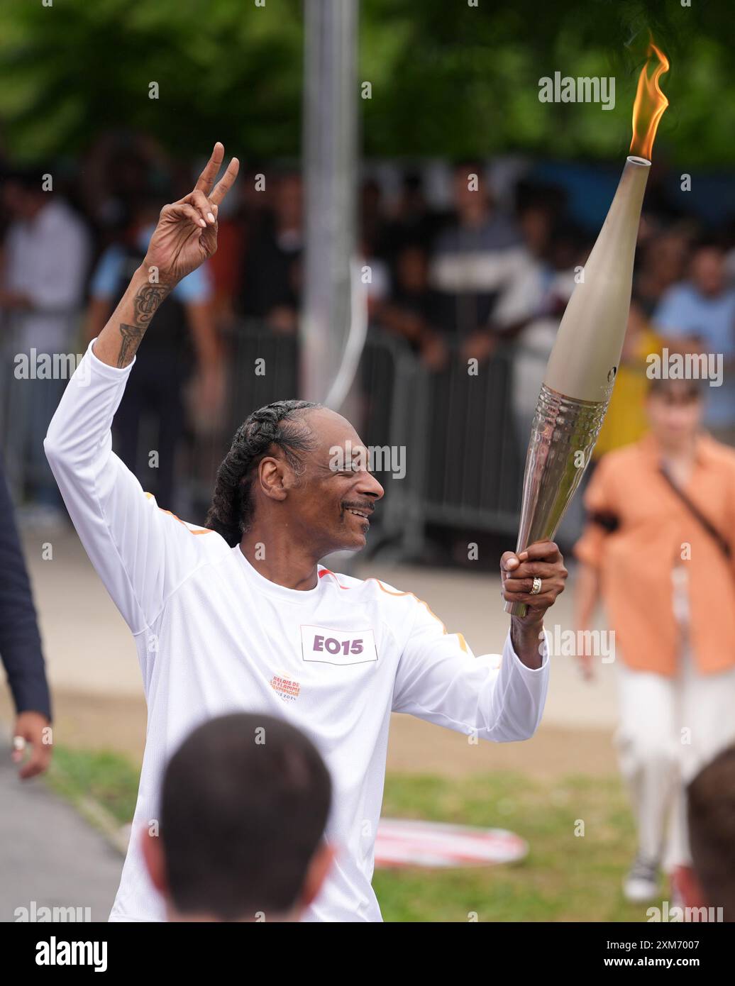 Paris olympics 2024 torch hi-res stock photography and images - Alamy