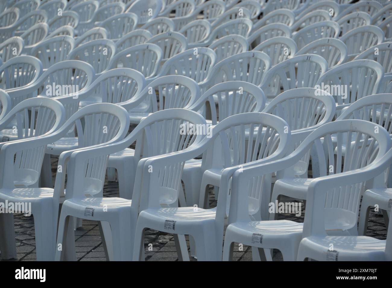 Basicseating hi-res stock photography and images - Alamy