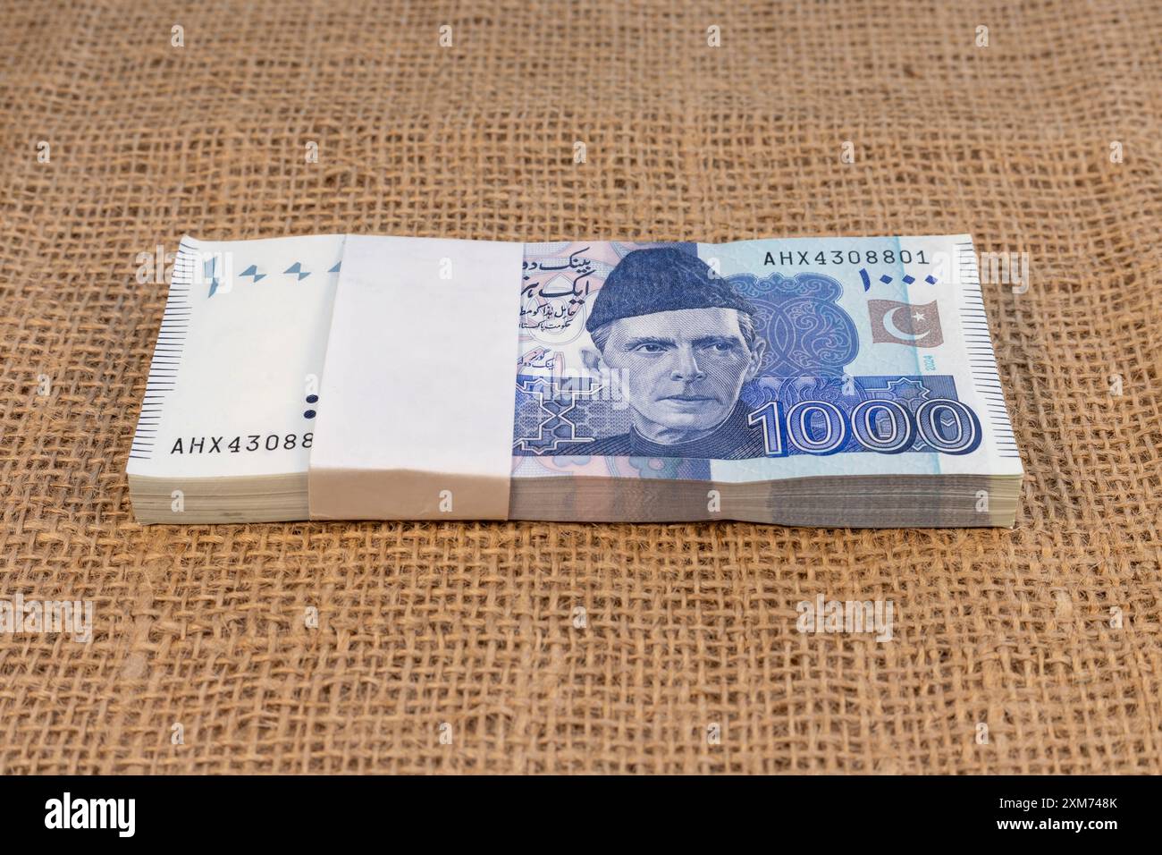 1000 rupees hi-res stock photography and images - Alamy