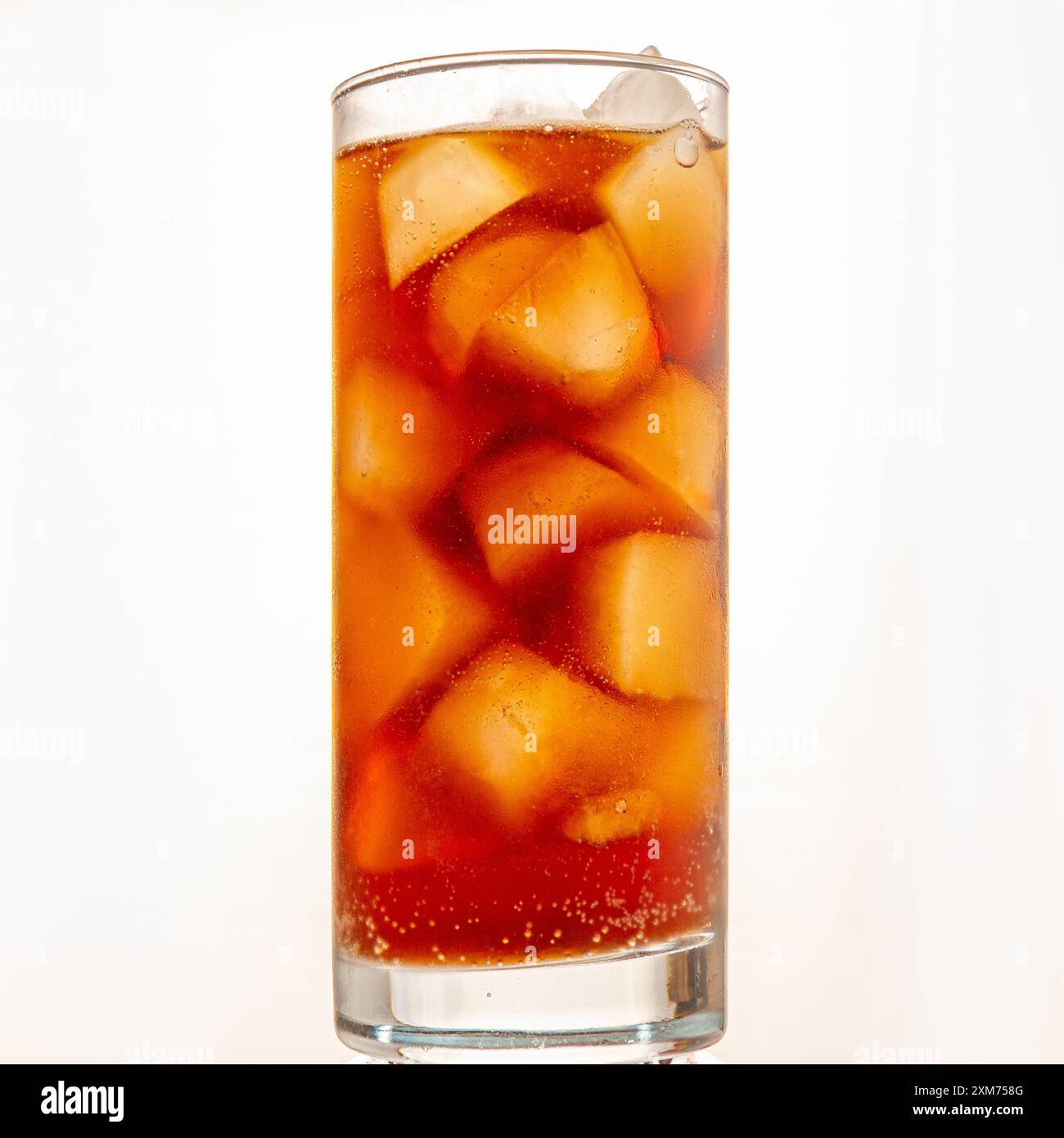 Ice in coke hi-res stock photography and images - Alamy