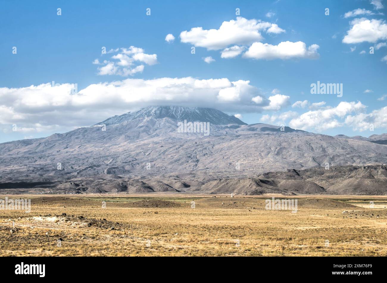 Breathtaking view of Mount Ararat, Agri Dagi, the highest mountain in ...