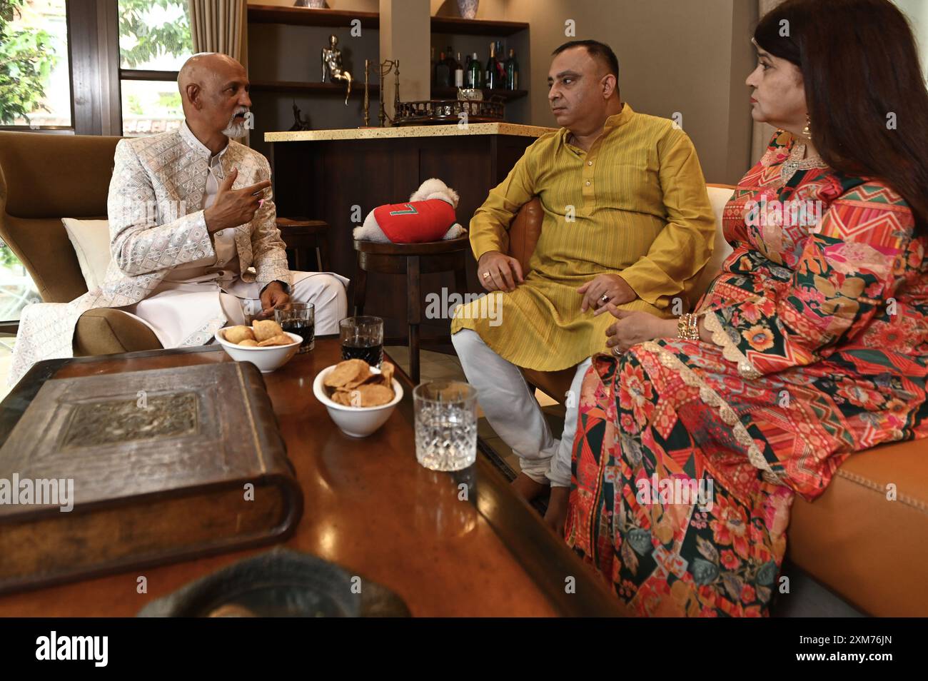Indian friends having discussion hi-res stock photography and images ...