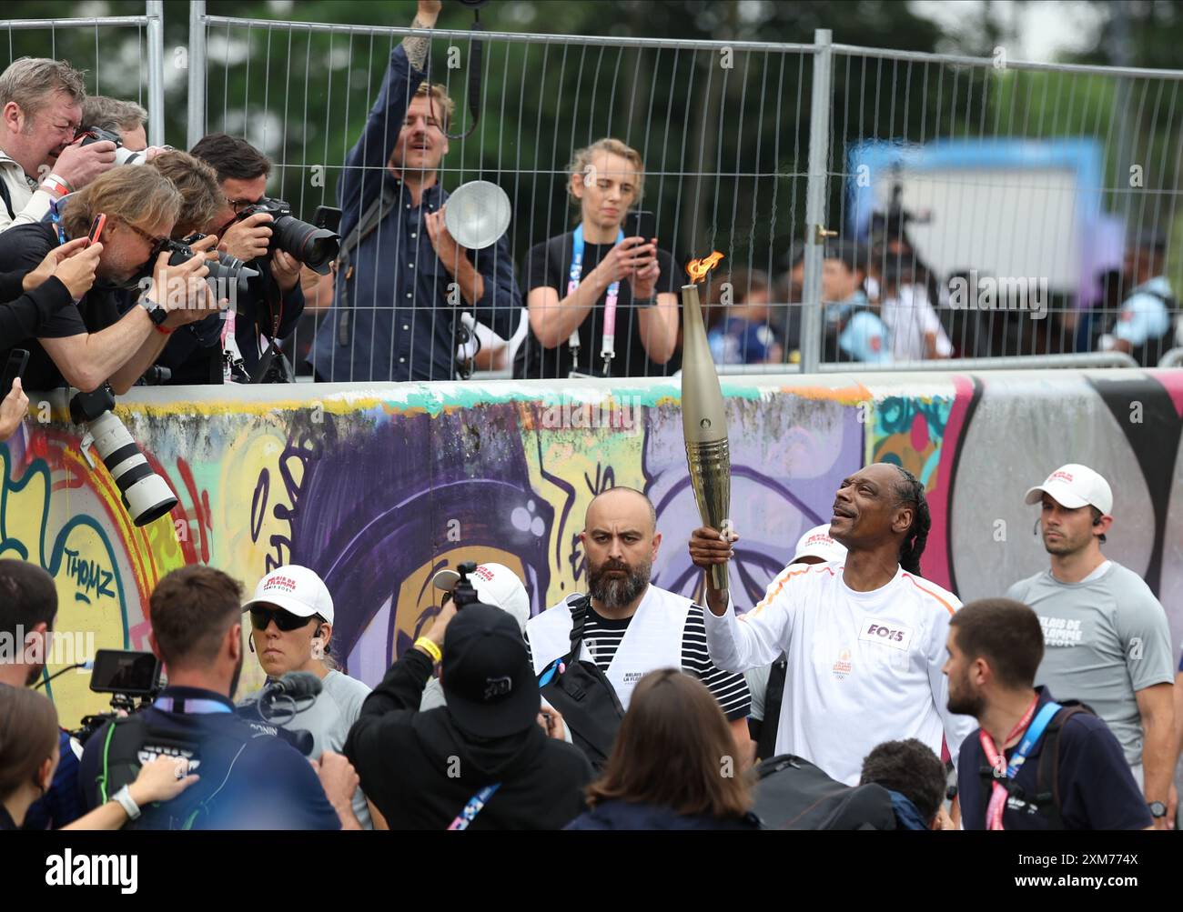 Olympic torch relay 2024 hi-res stock photography and images - Alamy