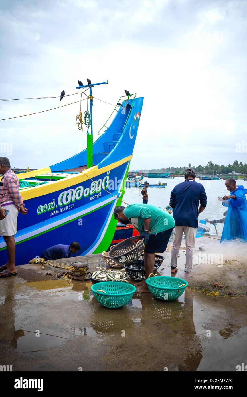 Tanur Fishing Harbor in Tanur Nagaram, the largest Harbor in Malappuram ...