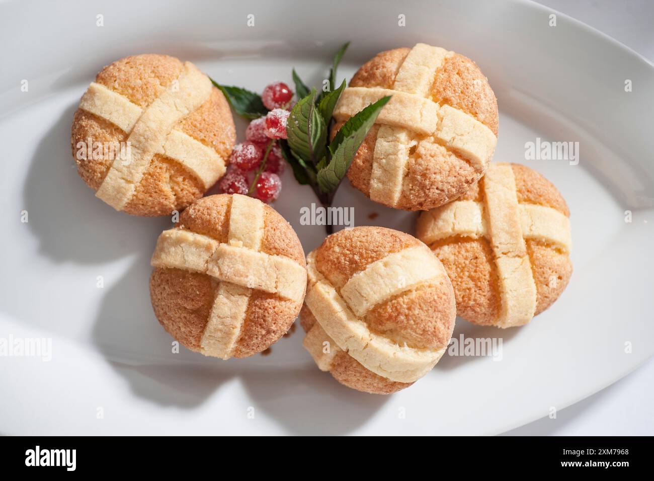 Redcurrants and mint hi-res stock photography and images - Alamy
