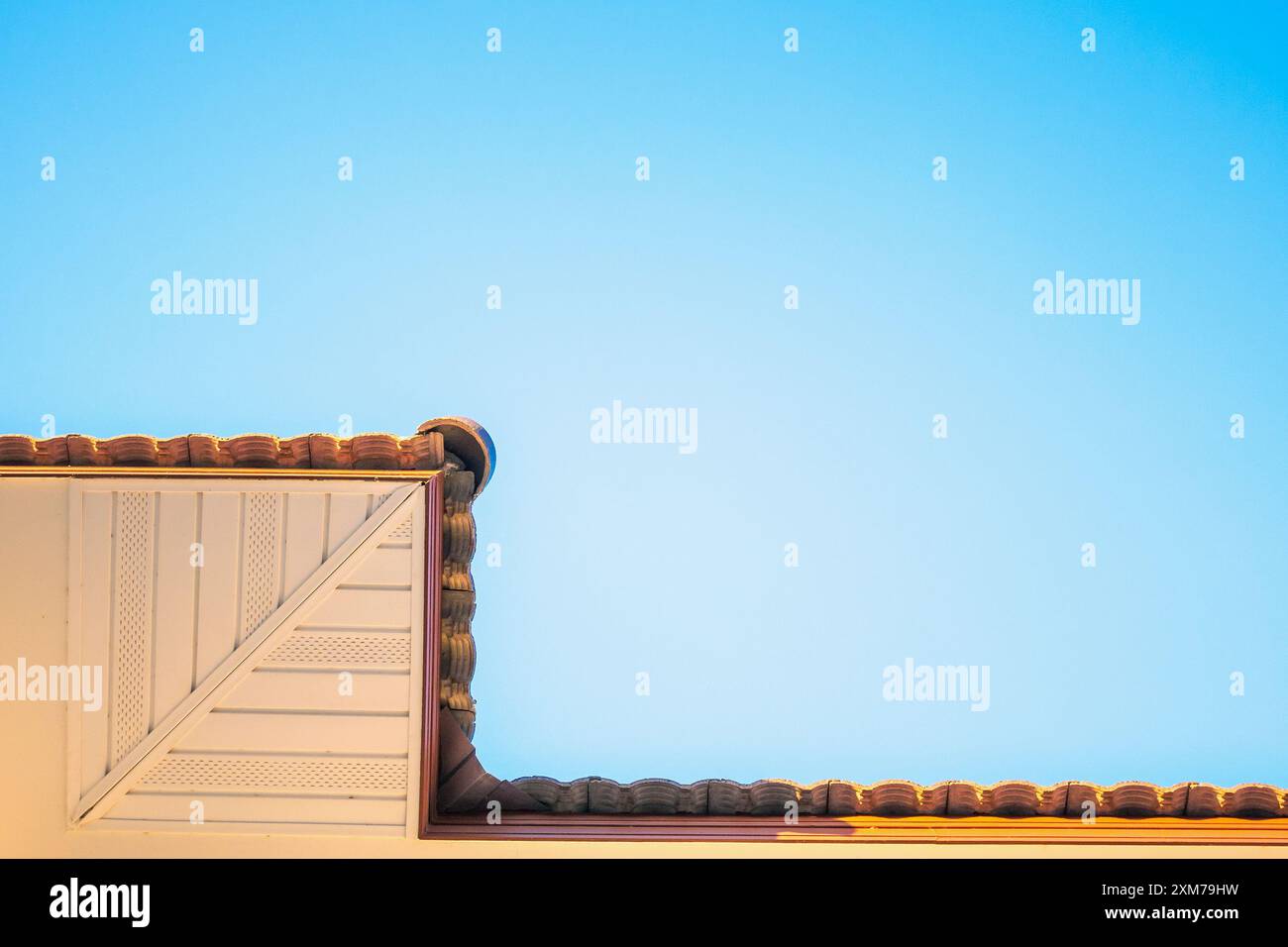 Installation siding hi-res stock photography and images - Alamy