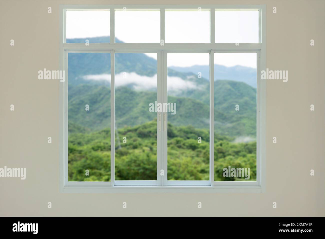 Luxury glass house mountains hi-res stock photography and images - Alamy