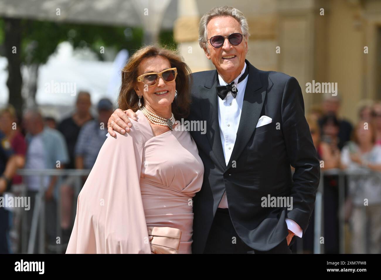 Lothar Strobach mit Ehefrau Constance Neuhann-Lorenz . Eroeffnung der ...