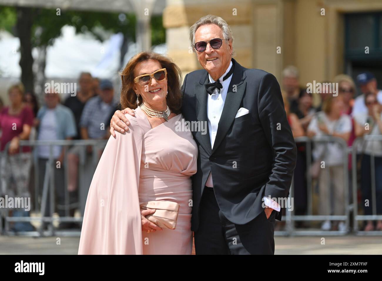 Lothar Strobach mit Ehefrau Constance Neuhann-Lorenz . Eroeffnung der ...