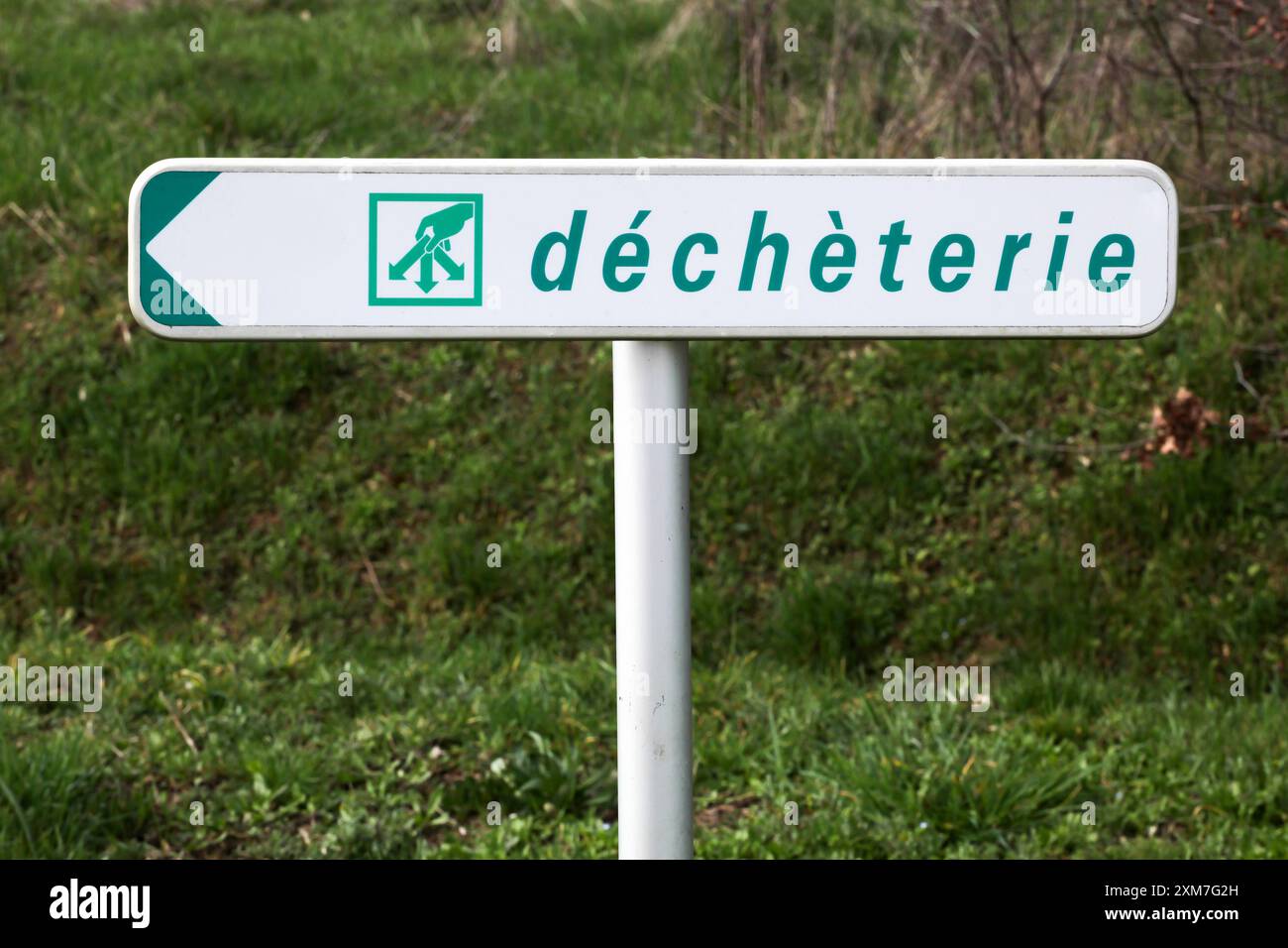 Recycle bin sign in france hi-res stock photography and images - Alamy
