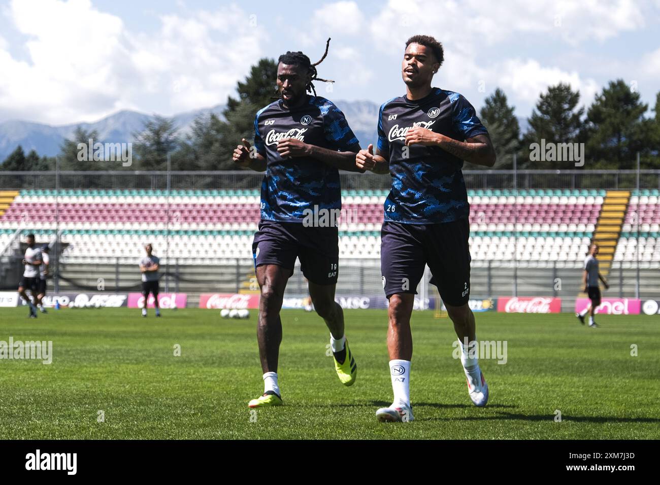 Napoli's Cameroonian midfielder Andre Frank Zambo Anguissa and Napoli's ...