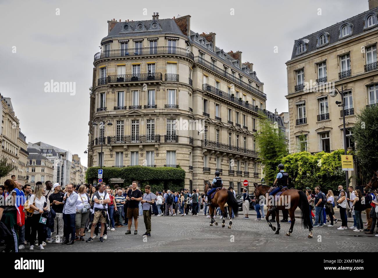 PARIS - Crowds in the center on the day of the opening ceremony for the ...