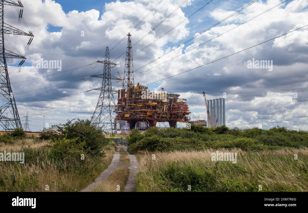 Hartlepool, UK. 26th July 2024. The Shell Brent Charlie Rig arrived at ...