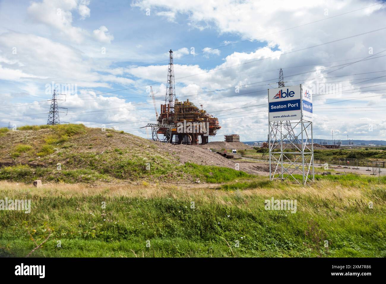 Hartlepool, UK. 26th July 2024. The Shell Brent Charlie Rig arrived at ...