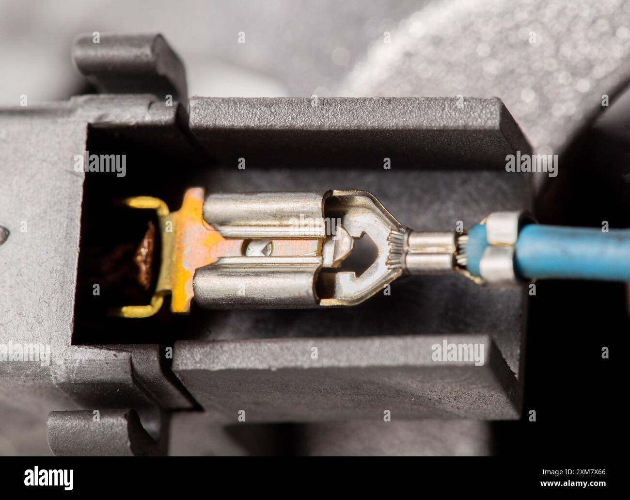 electrical connector, wire and electrical connector for connecting to ...