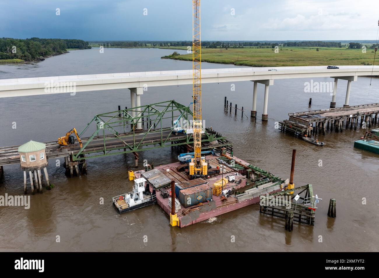 The dismantling of the Houlihan bridge. The Houlihan Bridge in Port ...