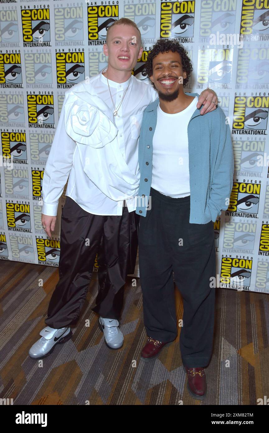 Jojo Macari und Moe Hashim beim Photocall zur Amazon Prime Video Serie ...