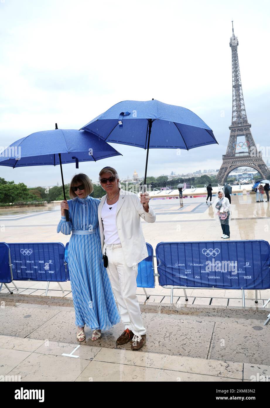 Anna Wintour with Australian film director Baz Luhrmann at the ...