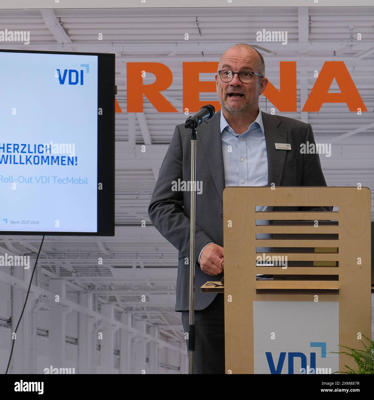 Stuttgart Verein Deutscher Ingenieure, VDI, Roll-Out TecMobil, 25.07. ...