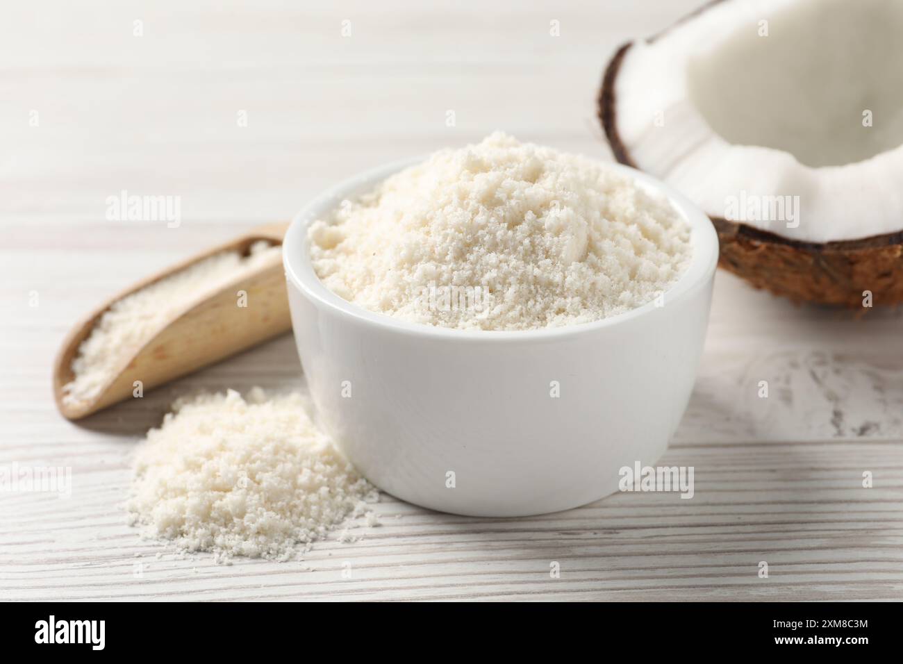 Scoop organic coconut flour hi-res stock photography and images - Alamy
