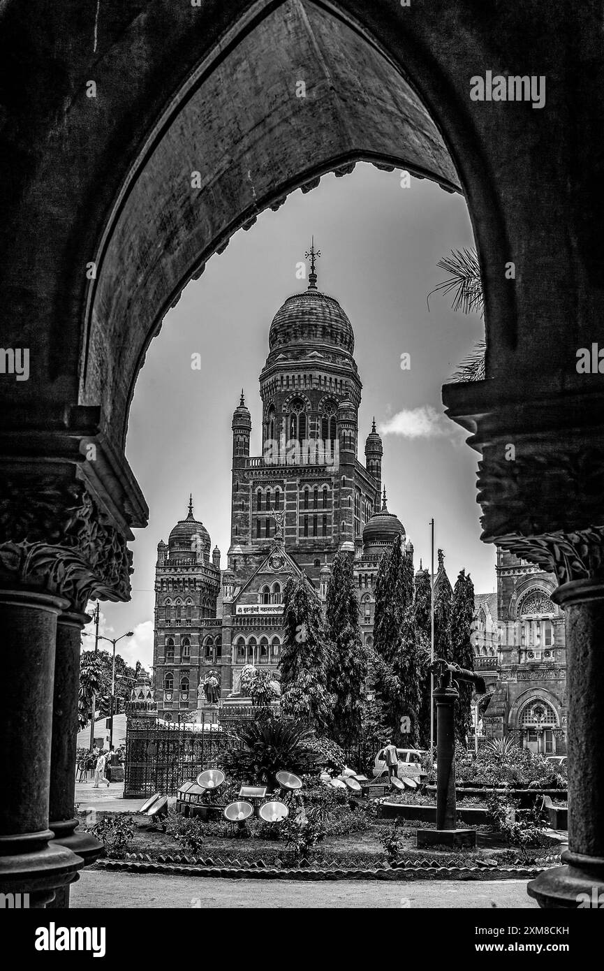 Mumbai landmark Black and White Stock Photos & Images - Alamy