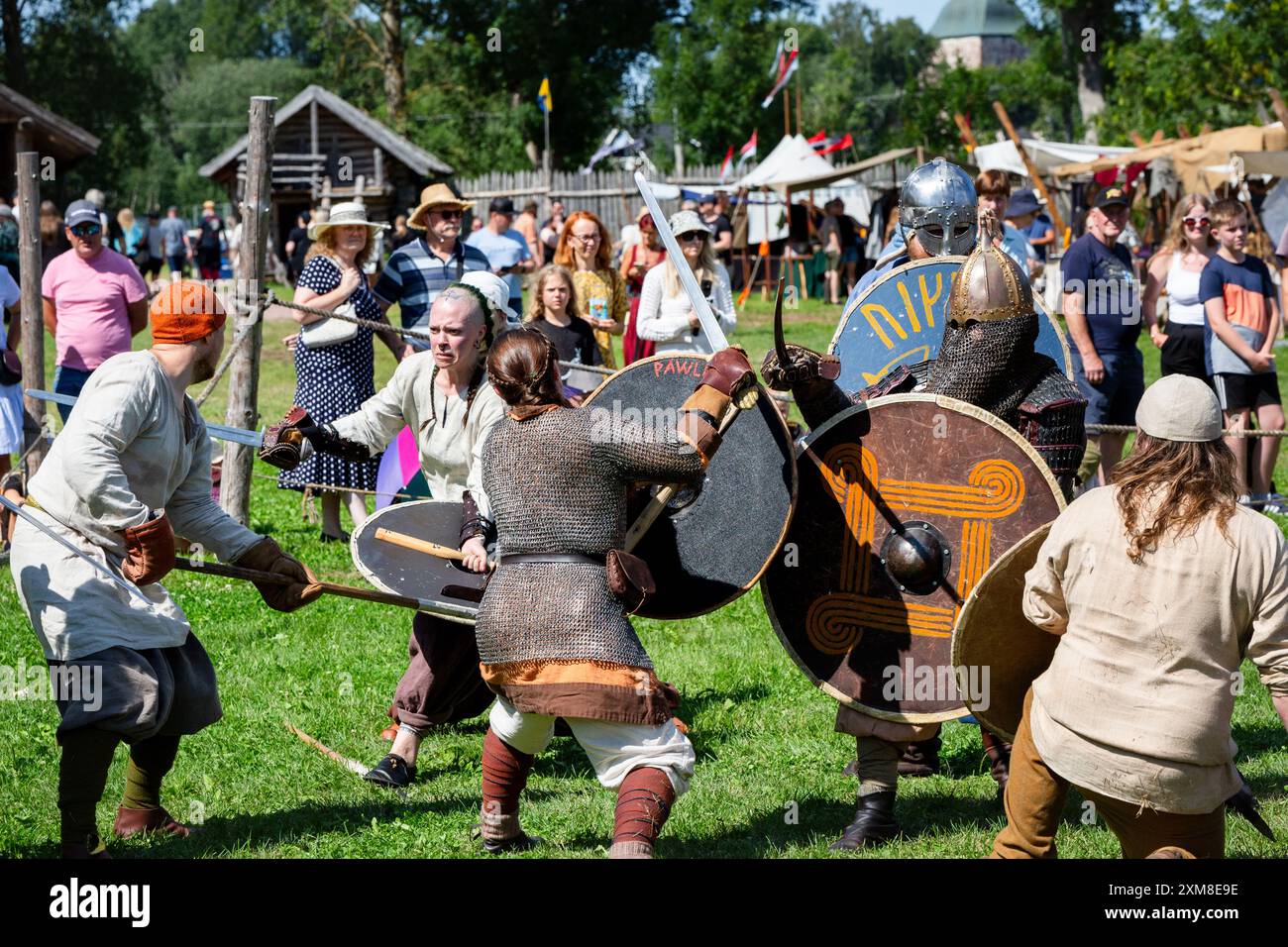 Sword fighting skills hi-res stock photography and images - Alamy