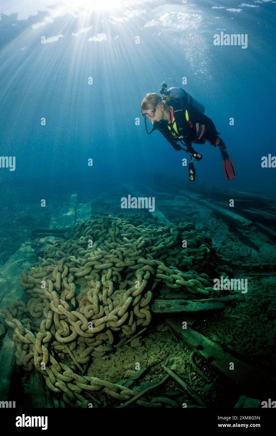 Wetmore Wreck, diver, anchor chains, sun rays, Lake Huron, Tobermory ...