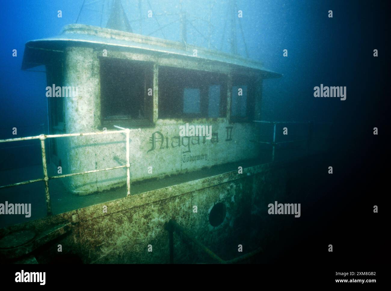 Niagara II, 180 ft. steel shipwreck, Tobermory, Lake Huron, Ontario ...