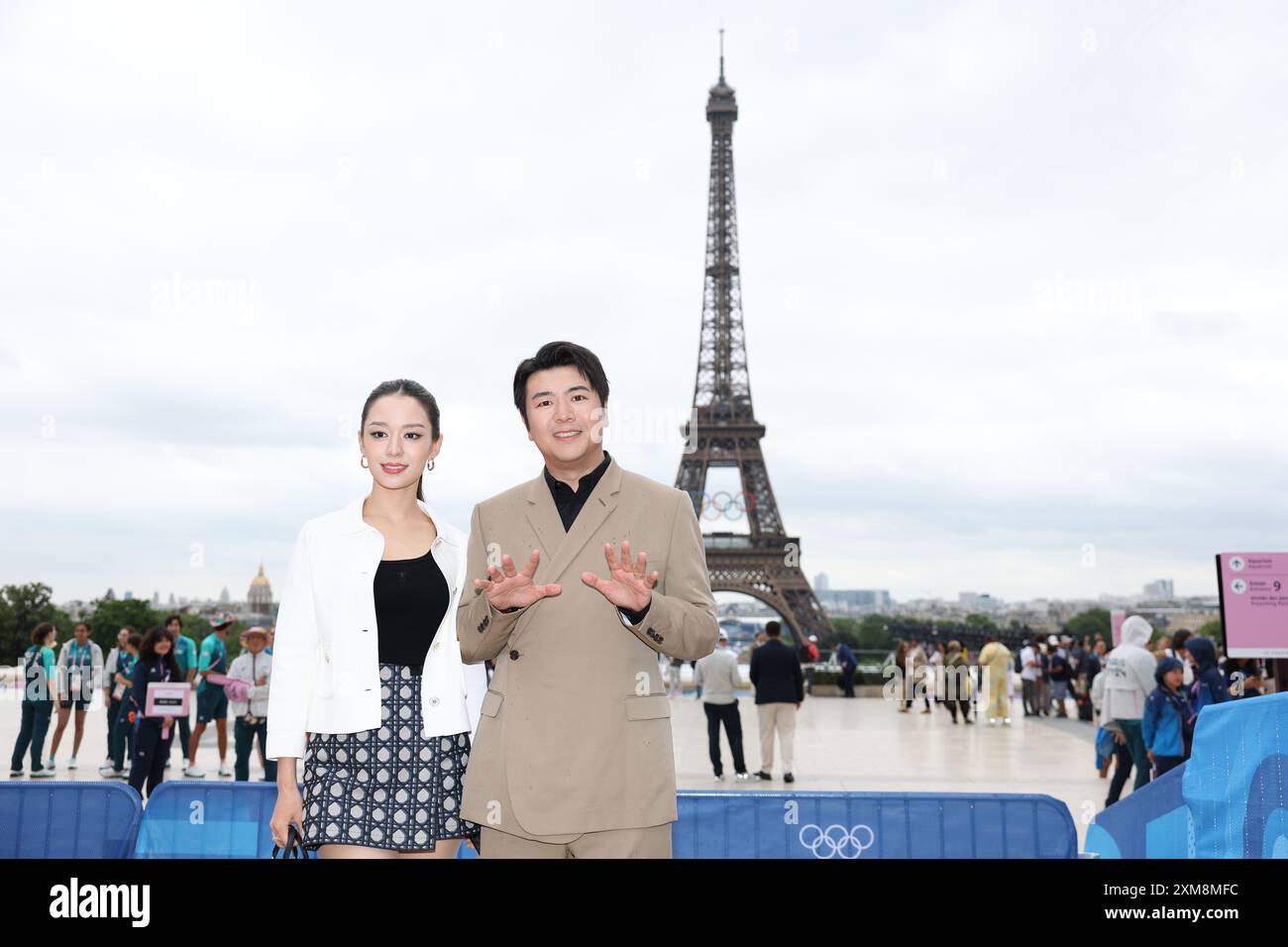 Paris, France. 26th July, 2024. Chinese pianist couple Lang Lang (R ...