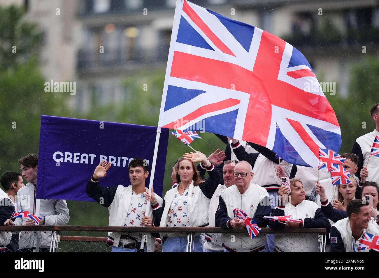 Great Britain flag bearers Tom Daley and Helen Glover and the Great ...