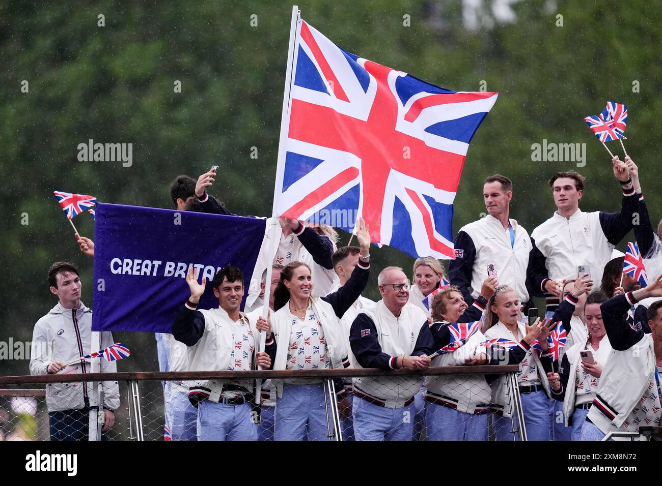 Great Britain flag bearers Tom Daley and Helen Glover and the Great ...