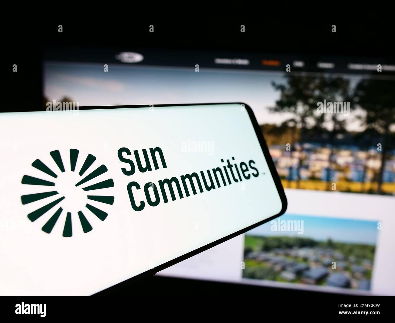 Sun communities logo hi-res stock photography and images - Alamy