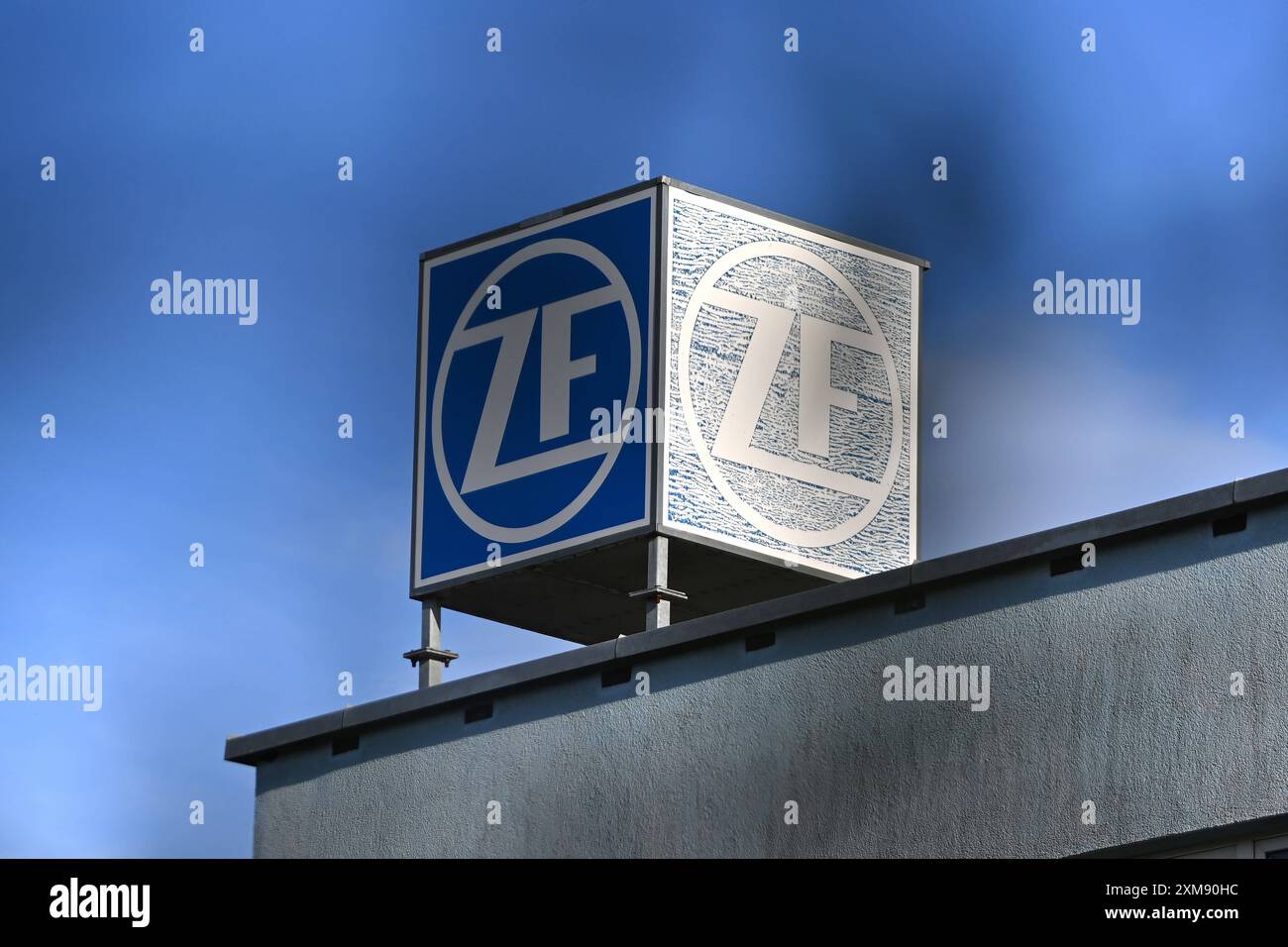 Zf deutschland hi-res stock photography and images - Alamy