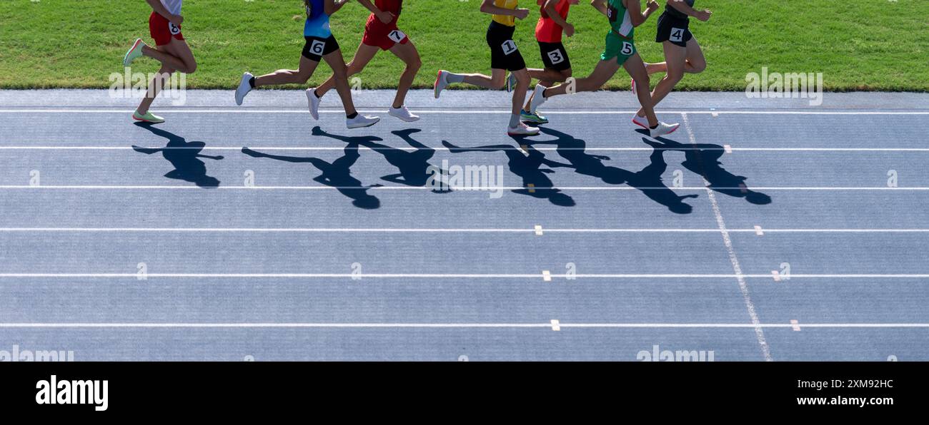 Middle distance running hi-res stock photography and images - Alamy