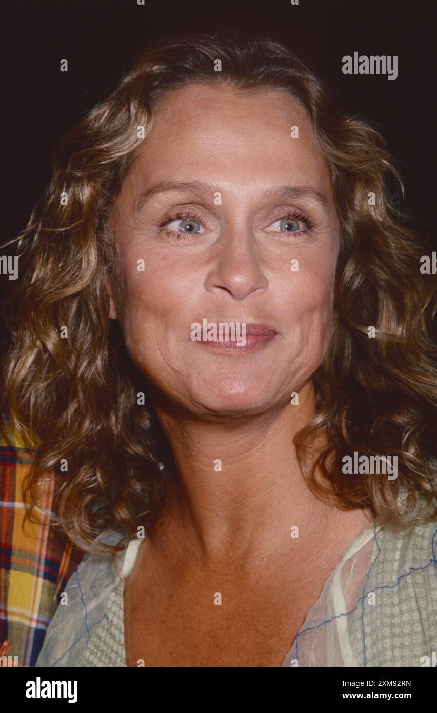 Lauren Hutton attends the 3rd Annual Yahoo! Internet Life Magazine's Online Music Awards at ...