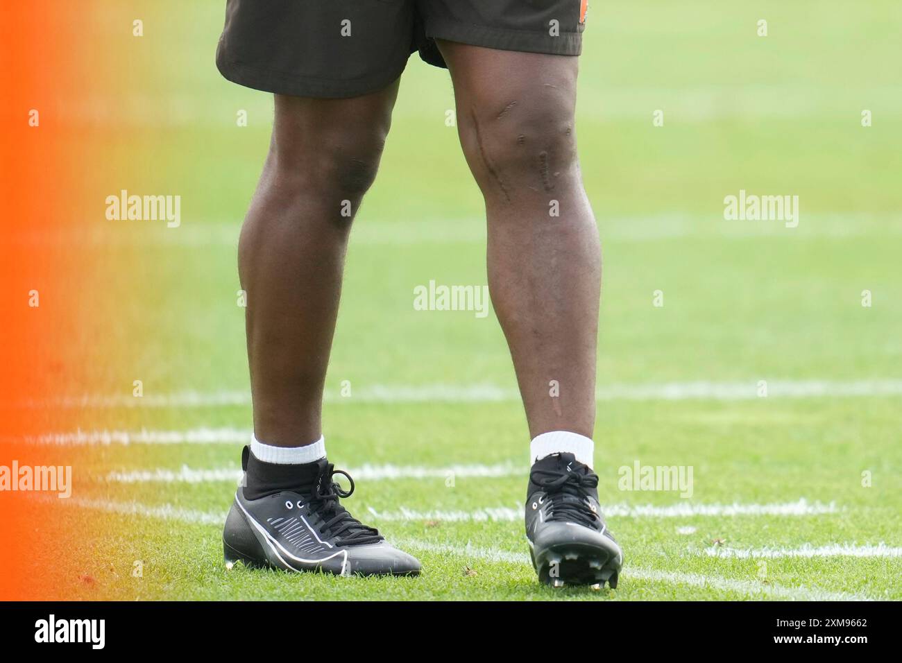 Nick Chubb works out on his surgically repaired knee during an NFL ...