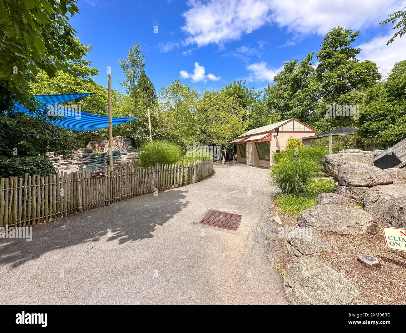 Bergen County Zoological Park located within Van Saun County Park in ...