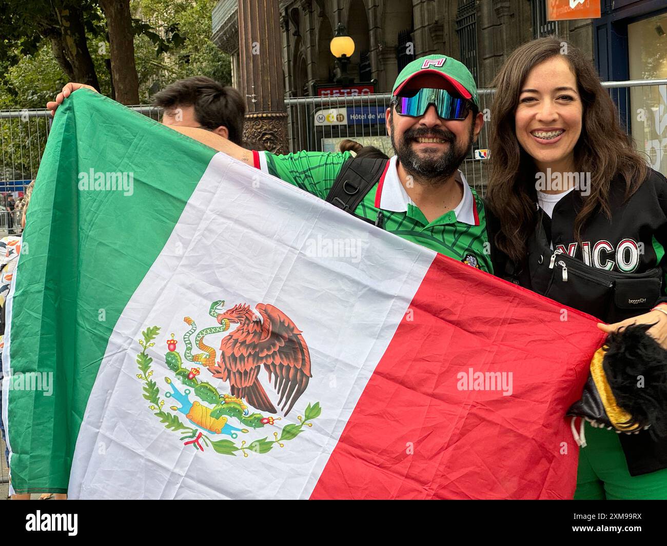 Porte Maillot, France. 26th July, 2024. Paris Olympics 2024: Olympic Fans eagerly witnessing the ...