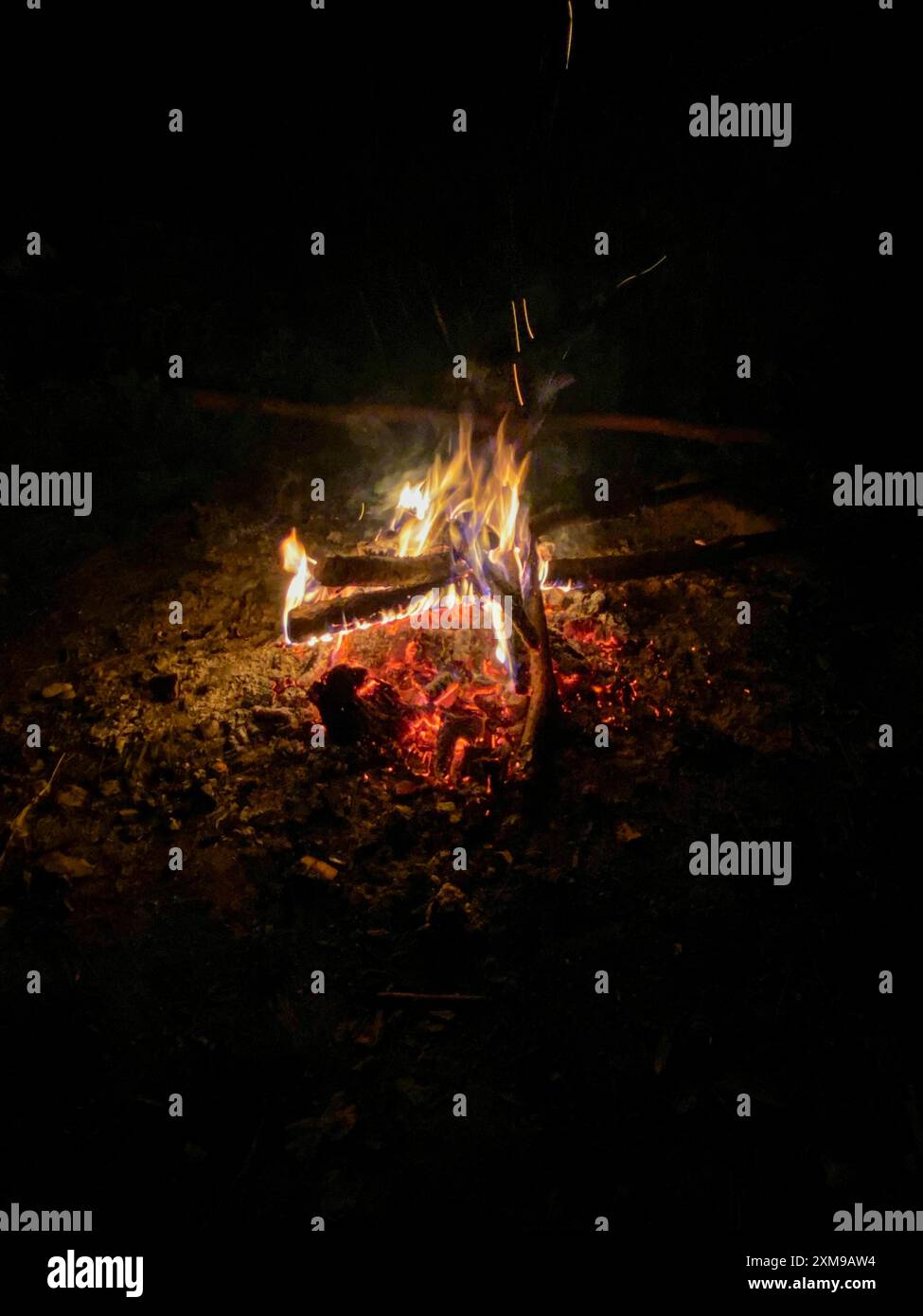 Cozy bonfire night provides hi-res stock photography and images - Alamy