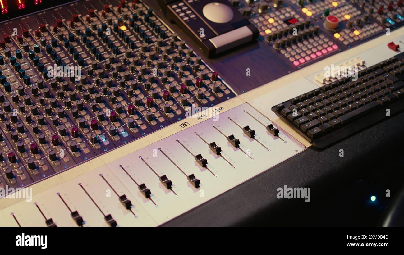 Pre amp knobs hi-res stock photography and images - Alamy