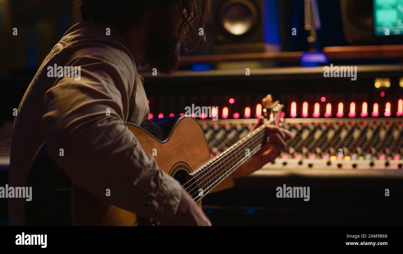Recording booth guitarist hi-res stock photography and images - Alamy