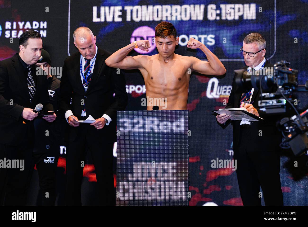 Boxing gomez hi-res stock photography and images - Alamy